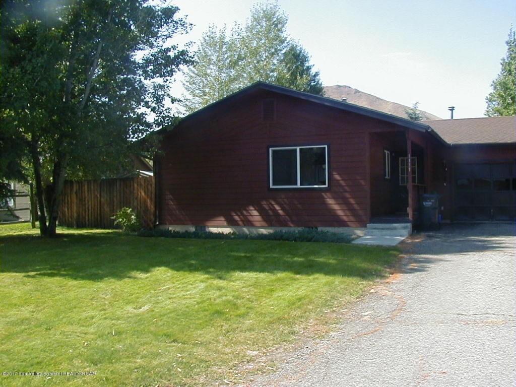 MLS#17-321905: 1111 Baldy View Dr, Hailey, ID 83333