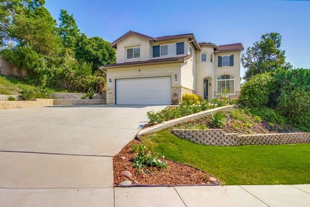 House for sale in Vista: 1006 Via Carina, Vista, CA 92081