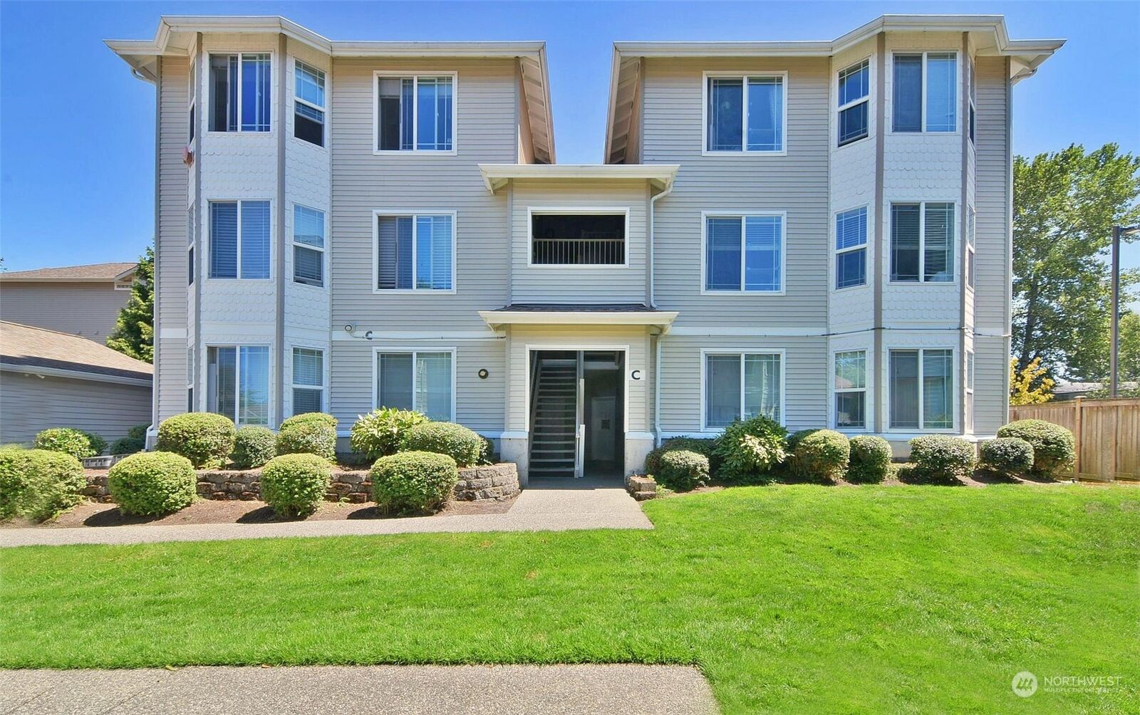 Home for sale in Everett: 10025 9th Avenue W C301, Everett, WA 98204