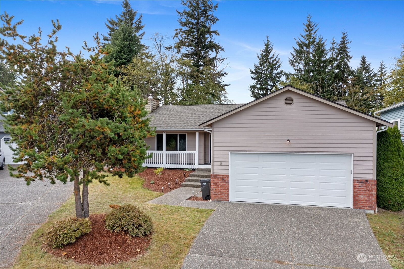 MLS#2170213: 8 60th Place SE, Everett, WA 98203