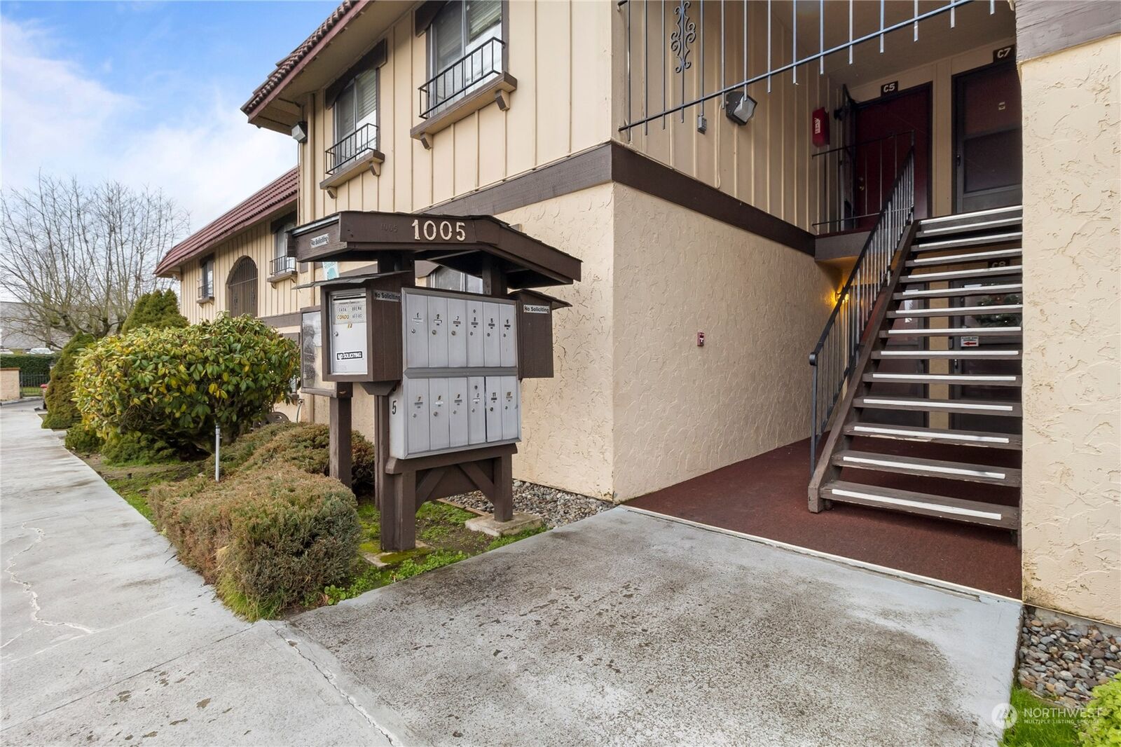 Home for sale in Tacoma: 1005 S Pearl Street C6, Tacoma, WA 98465