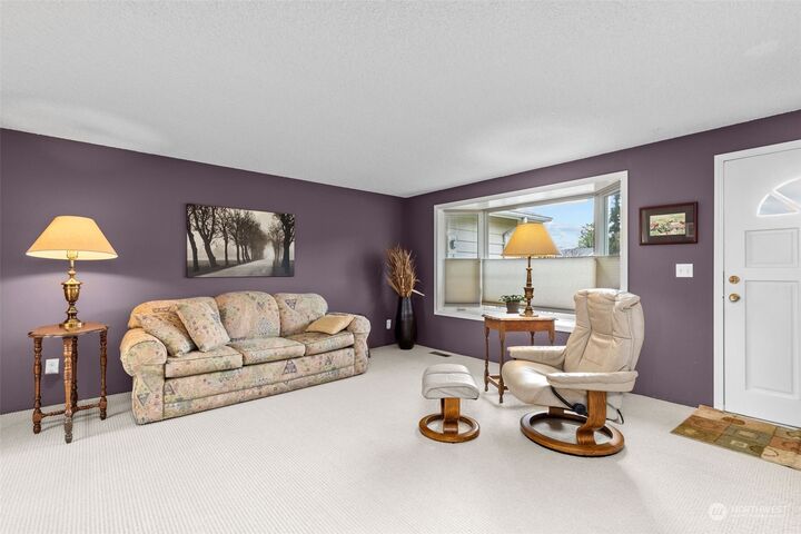 House for sale in Edmonds: 8425 Maple Lane, Edmonds, WA 98026