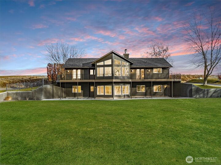 MLS#2321374: 9153 Road K NE, Moses Lake, WA 98837