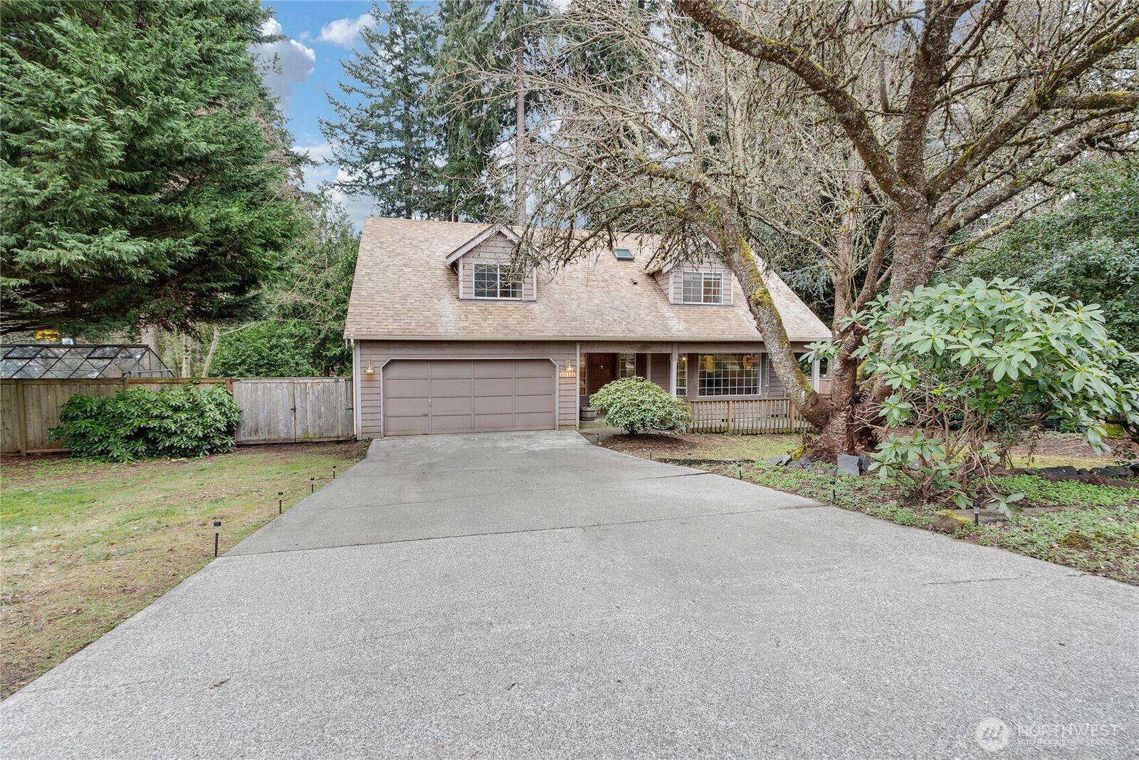 House for sale in Puyallup: 8918 121st Street E, Puyallup, WA 98373