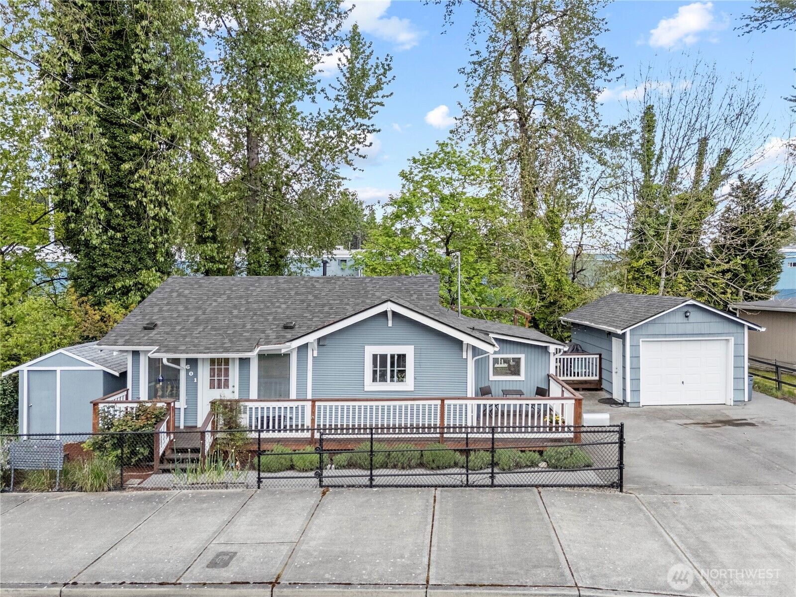 3 bed Sumner home for sale: 601 W Main Street, Sumner, WA 98390