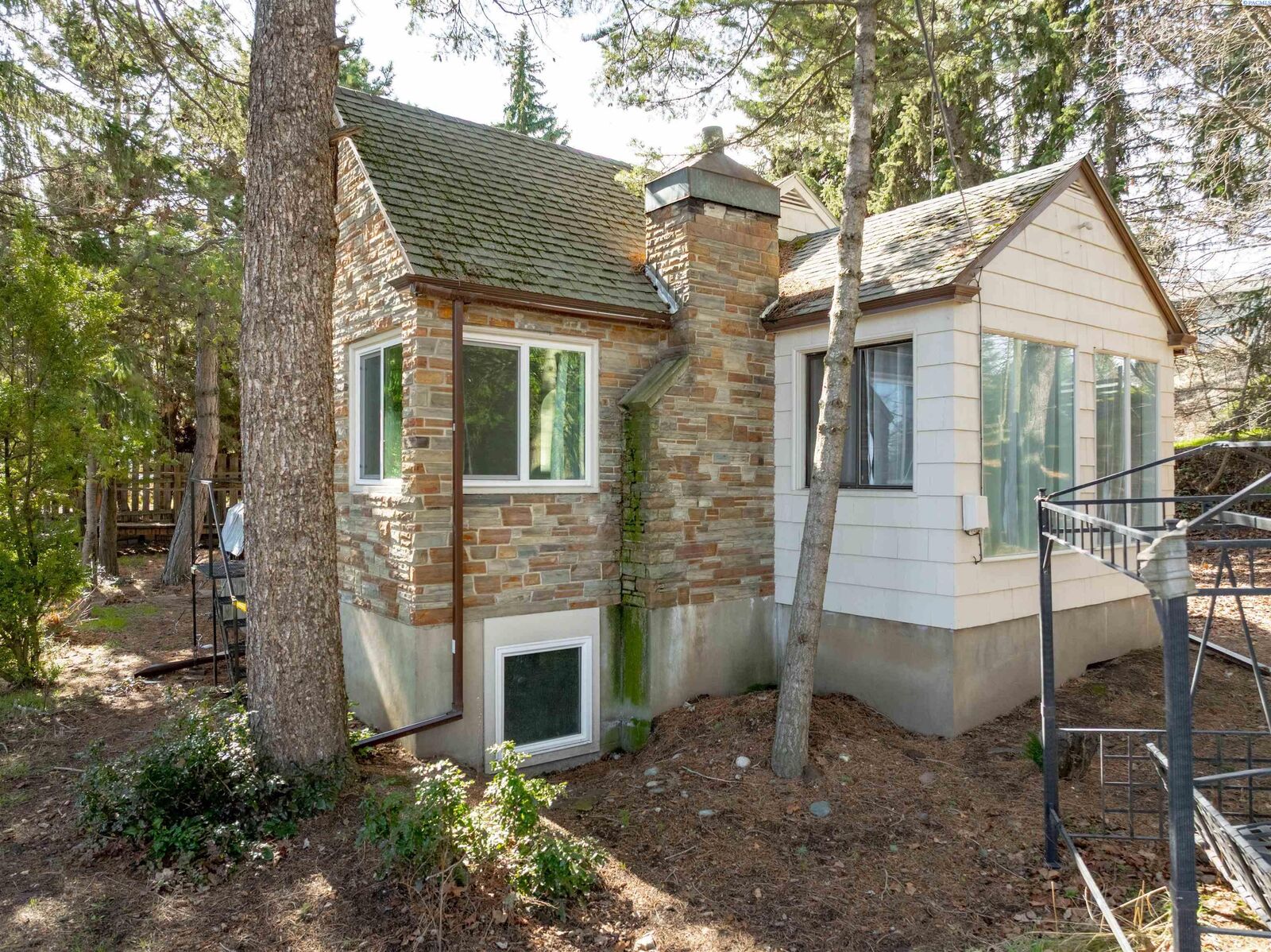 MLS#284415: 615 SW Winter Circle, Pullman, WA 99163